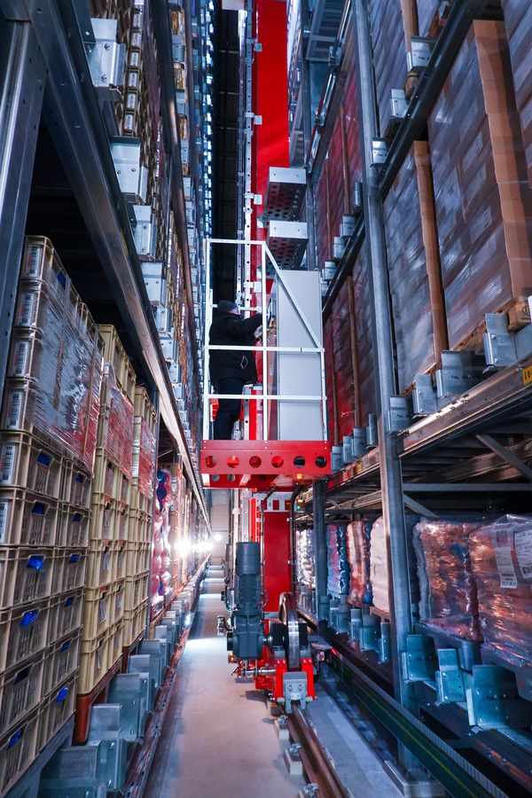 Automated cold & deep-freeze storage | Gilgen Logistics AG